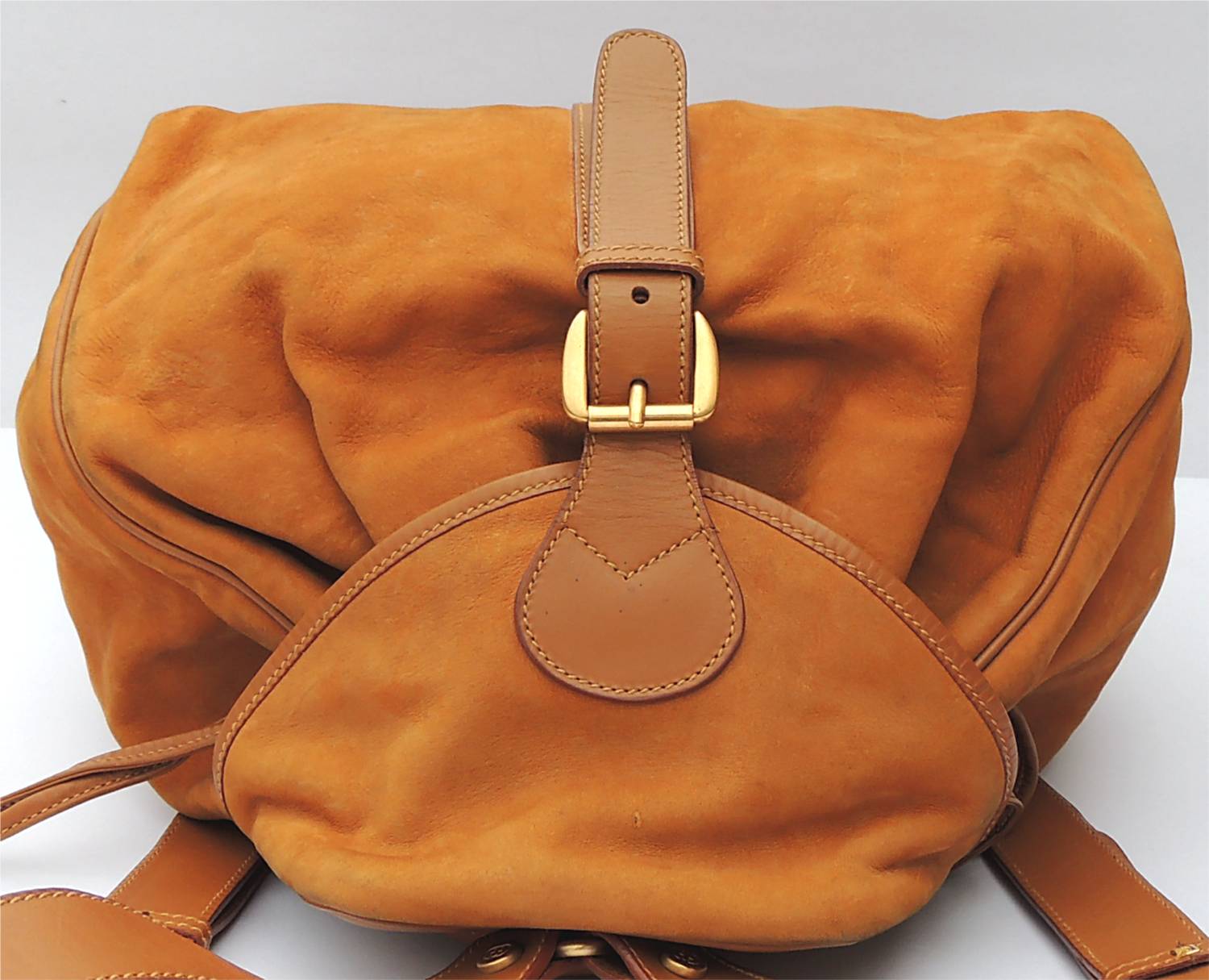 Janji Laku: Vintage GUCCI Duo Tone Leather Backpack