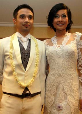 Pernikahan Onci ungu dan Endhita