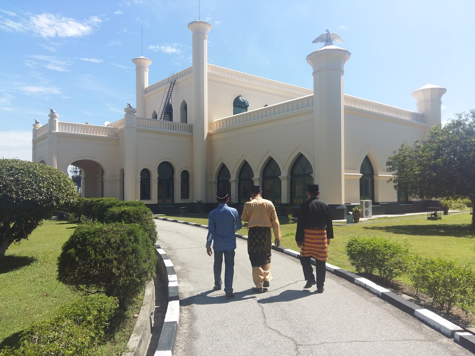 Kesultanan Siak Sri Indrapura: ISTANA SULTAN SIAK