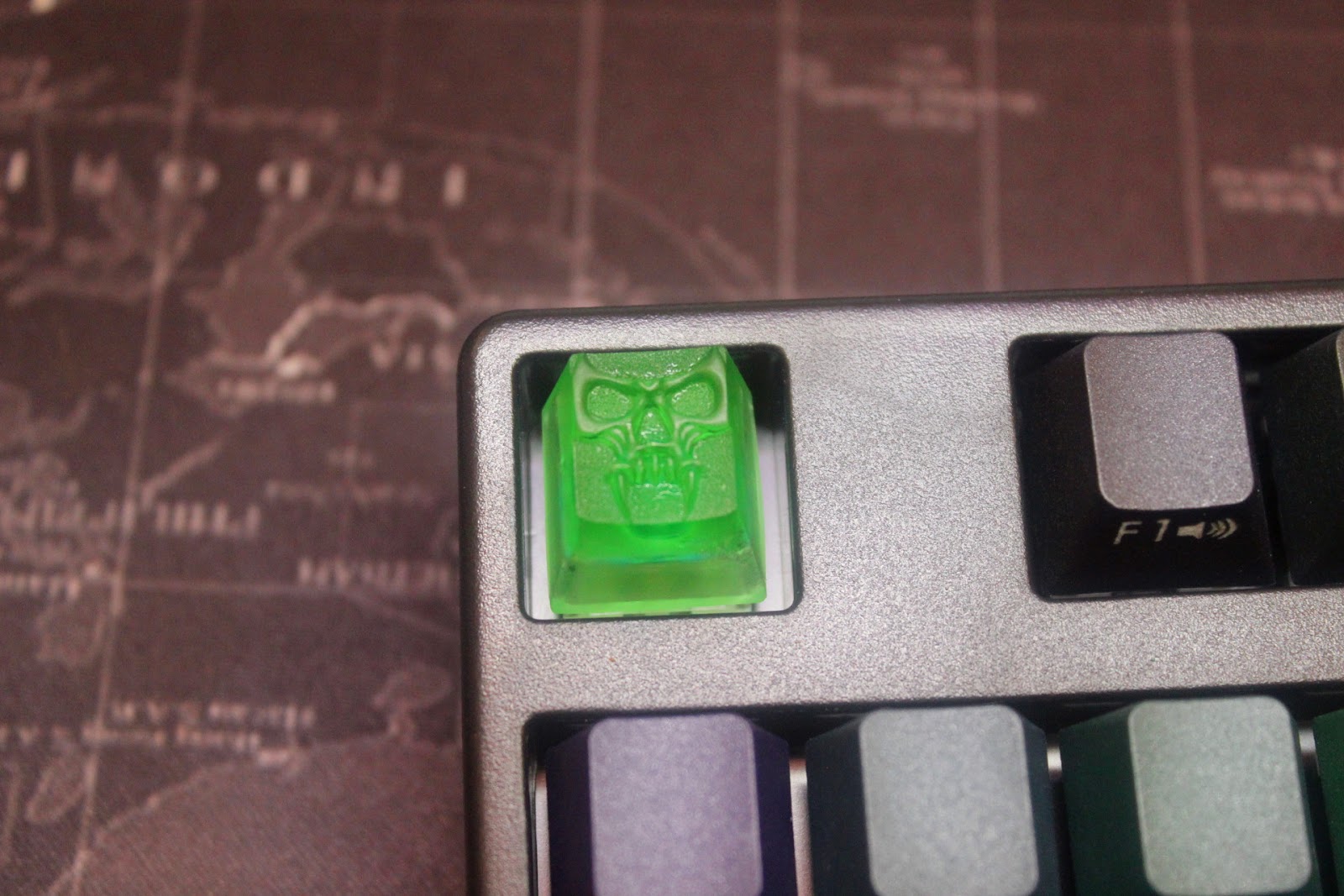 Altkey: skeleton head skull resin artisan keycap for cherry MX keyboard