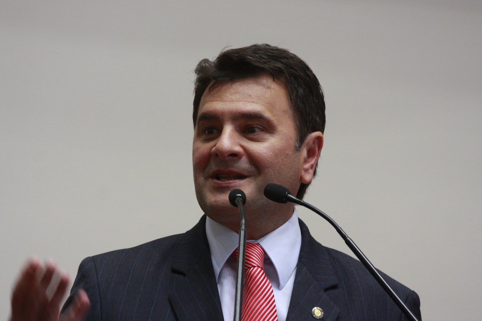 REVISTA EXPRESSIVA: Elizeu se despede do convívio de seis anos no ...