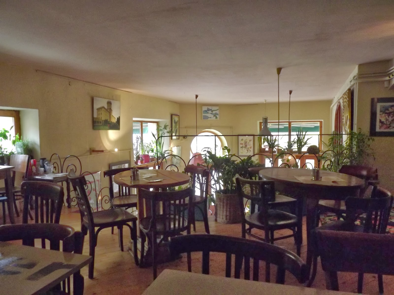 Dorozsmai Endre kulináris kalandozásainak krónikája: Csiga Café (Vásár ...