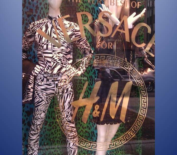 Vitrine em Destaque - Loja Versace for H&M - Boston | Metropolitan ...