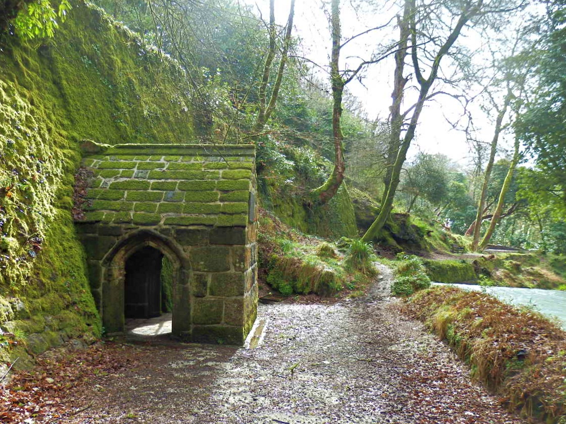 Mike's Cornwall: The Menacuddle Holy Well, Chapel and the White River ...