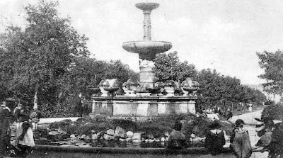 Tour Scotland: Old Photograph Fountain Victoria Park Aberdeen Scotland