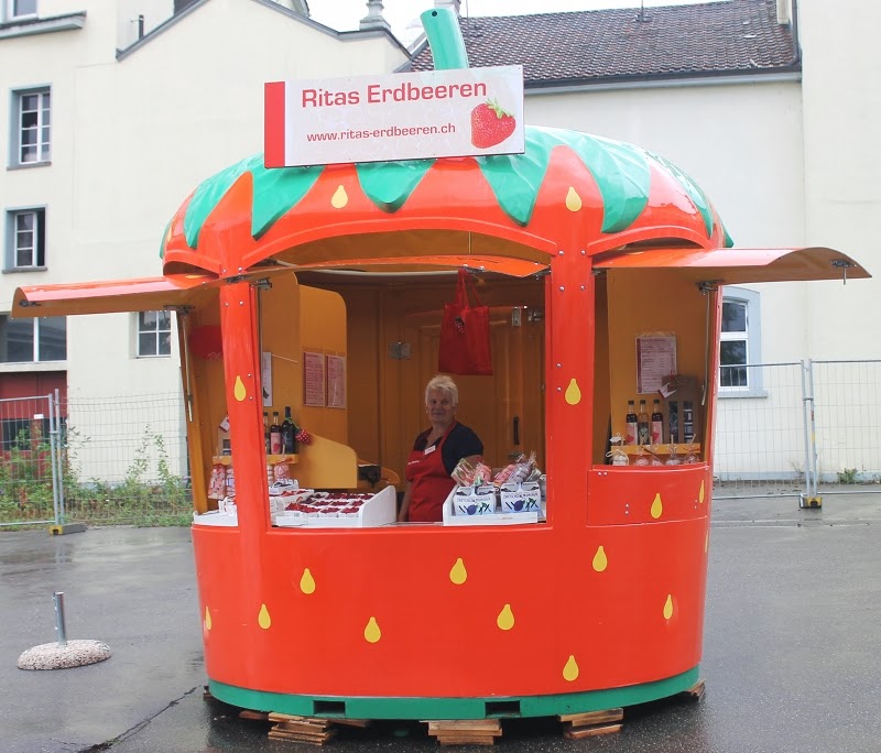 Happy Holidays: Large Scale Advertising Props