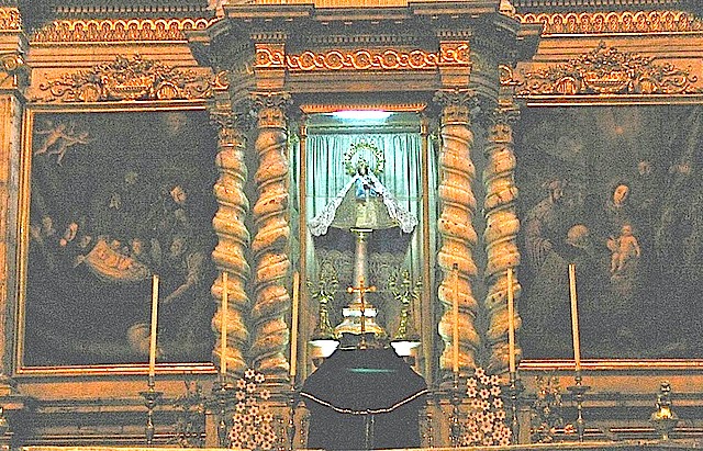 colonialmexico: Stone Retablos: Altar de Los Reyes, Puebla cathedral.