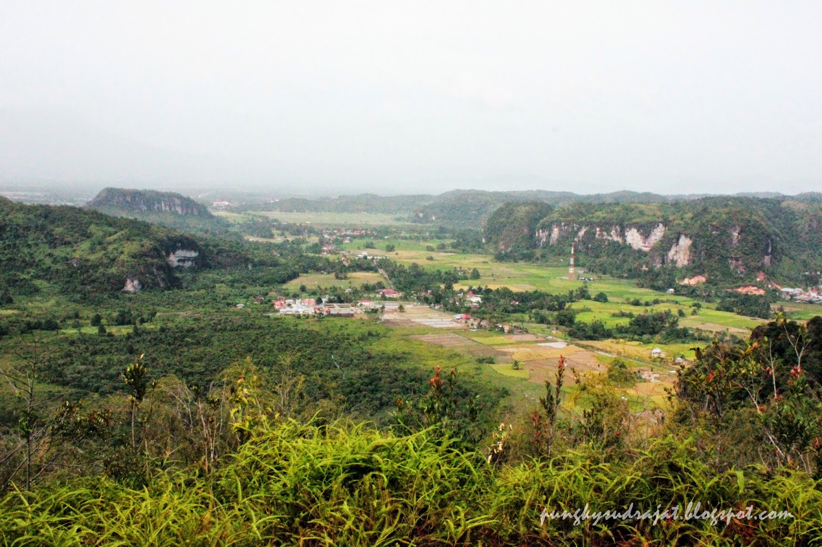 Trekking (santai) di Lembah Harau ~ PhotoSeeker