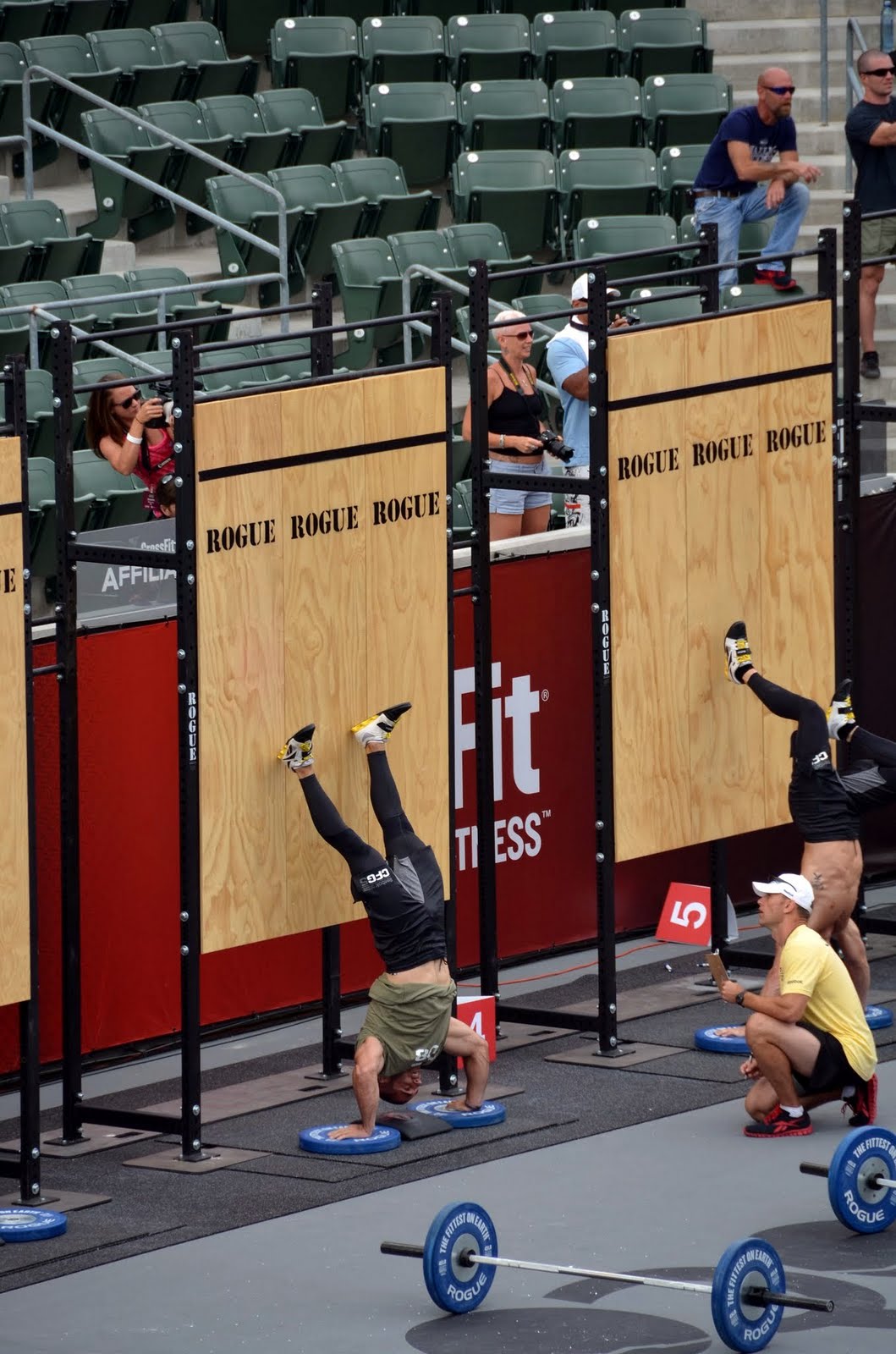 Jes' CrossFit Blog: 2011 Reebok CrossFit Games - Day 3