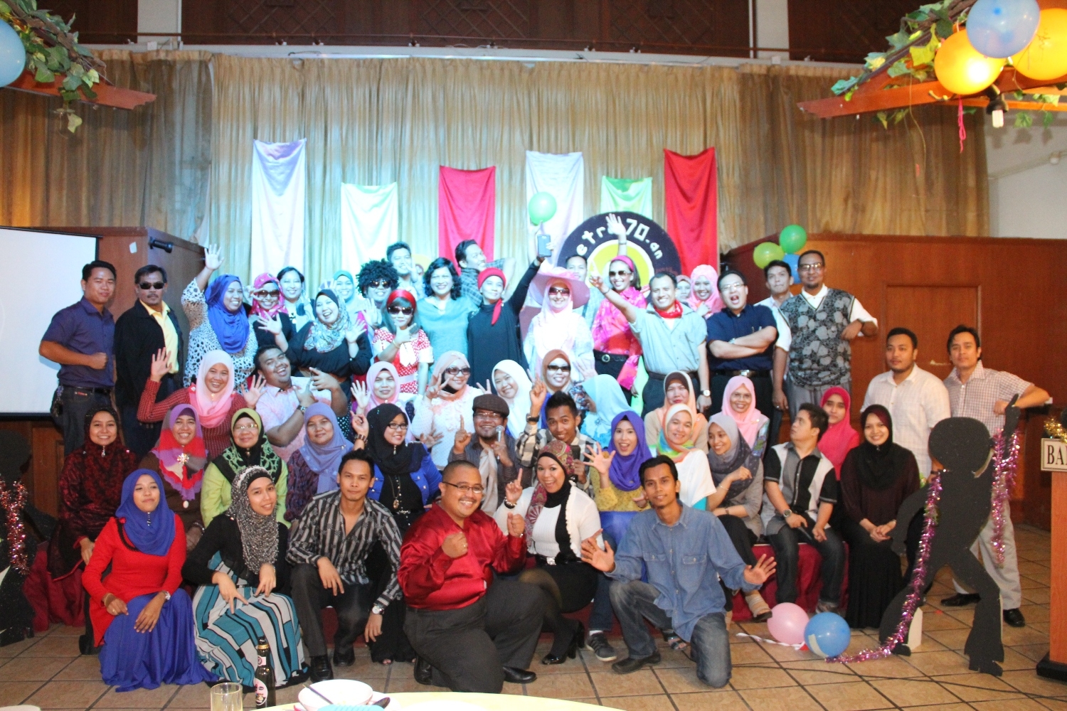 Mirror mirror on the wall... Who's the beautiful of the all...: Majlis ...