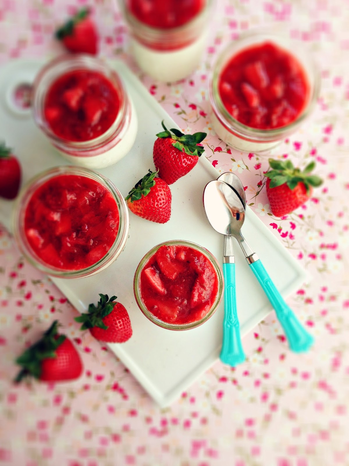 sweetsugarbean: Vanilla Panna Cotta with Strawberry-Lavender Compote