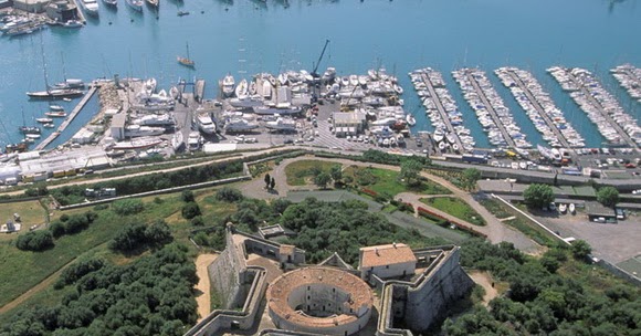 THE WORLD GEOGRAPHY: 15 Star-Shaped Forts From Around the World