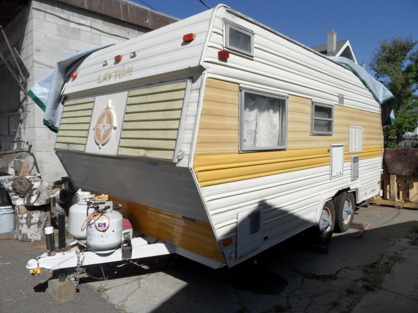 Adventures With Our '76 Layton Trailer: July 2011