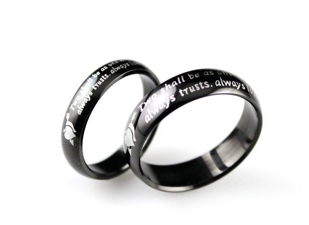 CoupleLoveTee: Lovely Couple Ring
