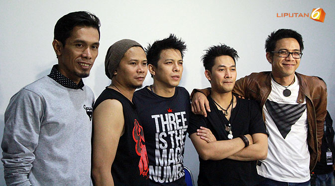 Jakarta - Seolah tak ingin berlarut-larut dengan kesuksesan album ...