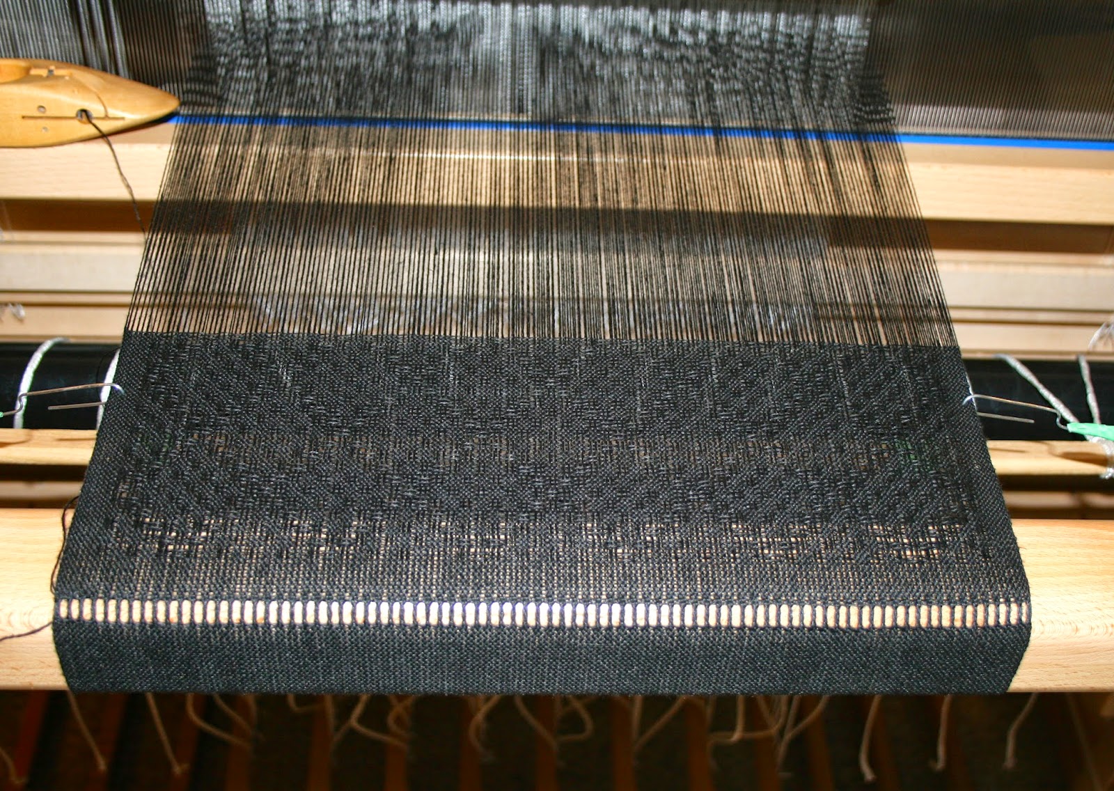 Thrums: Weaving in the Dark