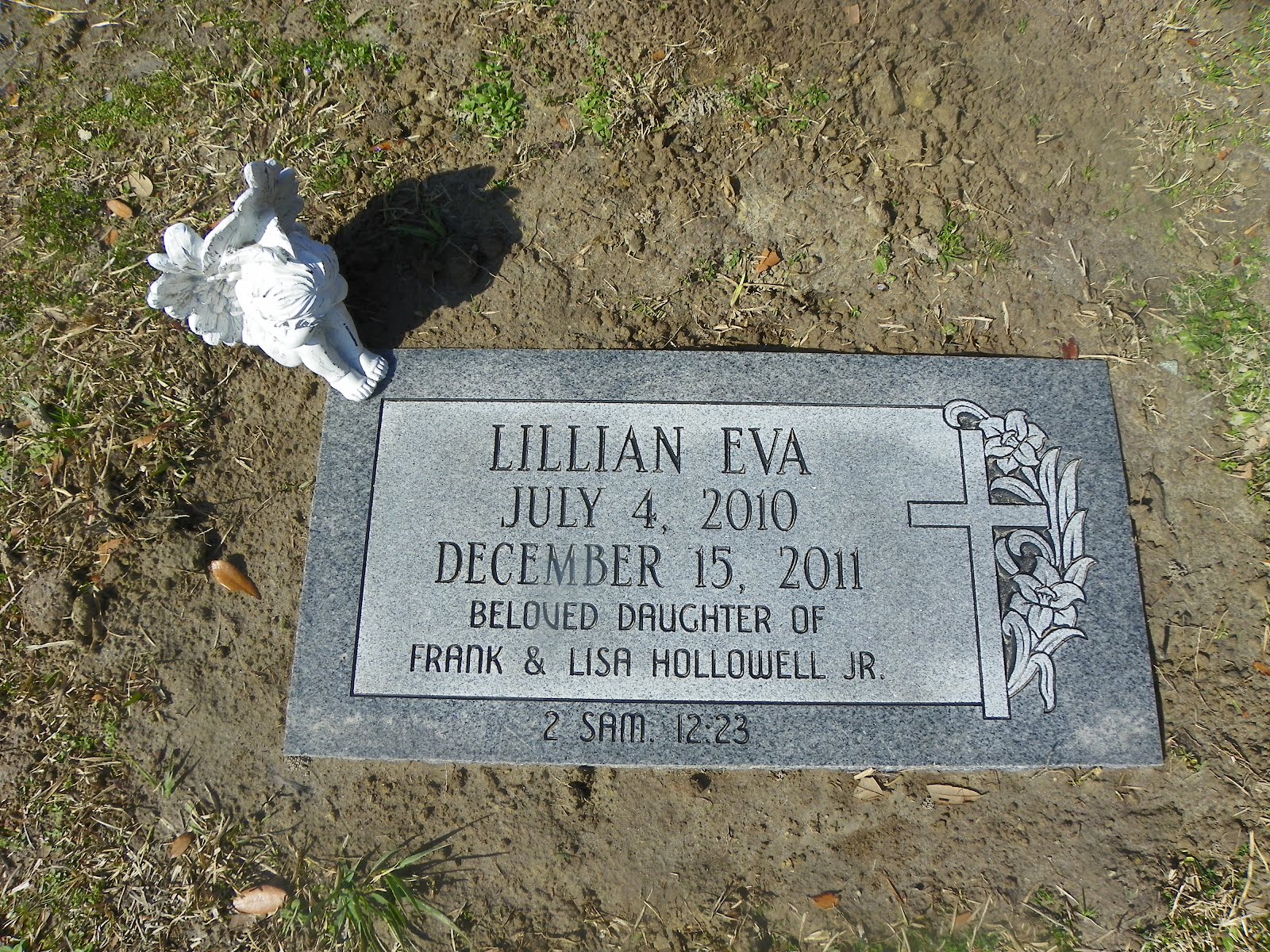 Pray For Lilly: Lilly's new gravestone