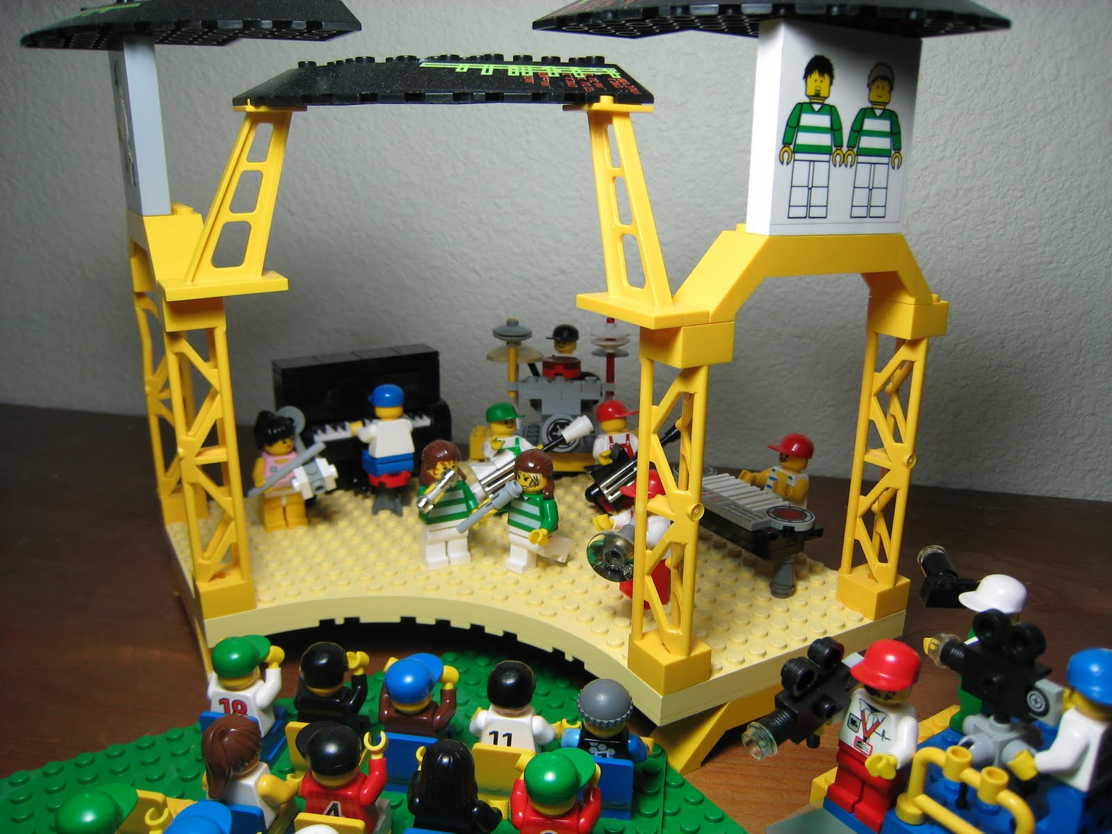 Lego R us: Lego Music Concert