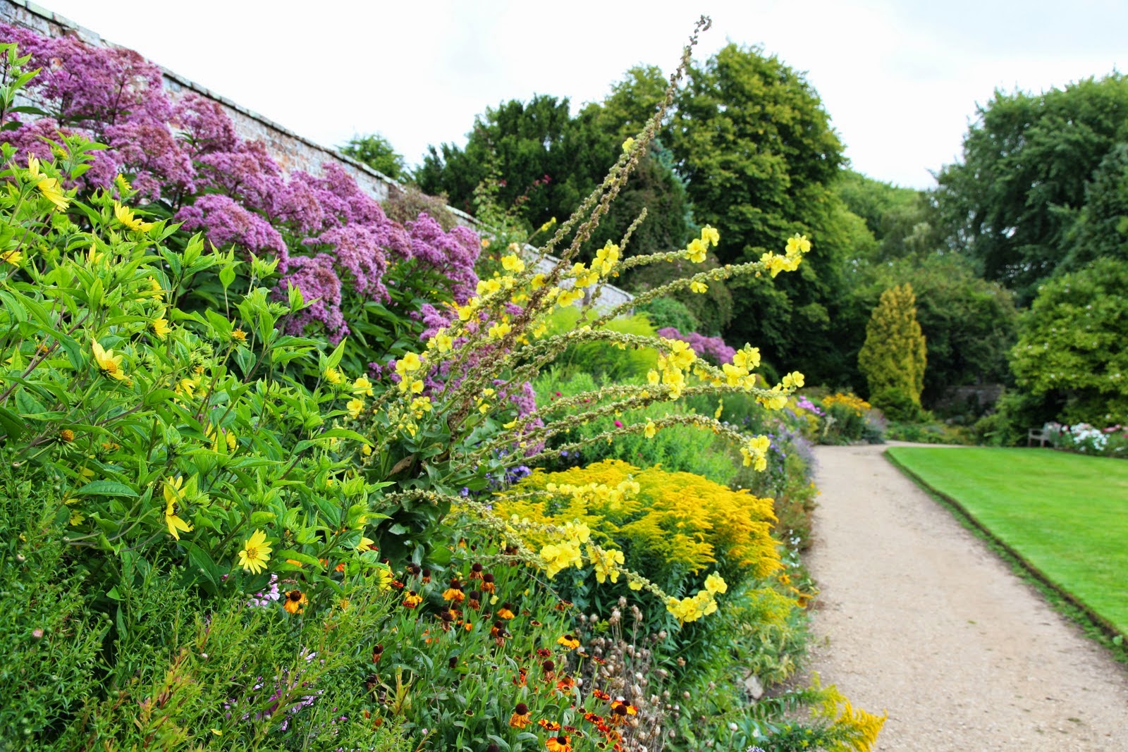 havedagbogen : ENGELSKE HAVER