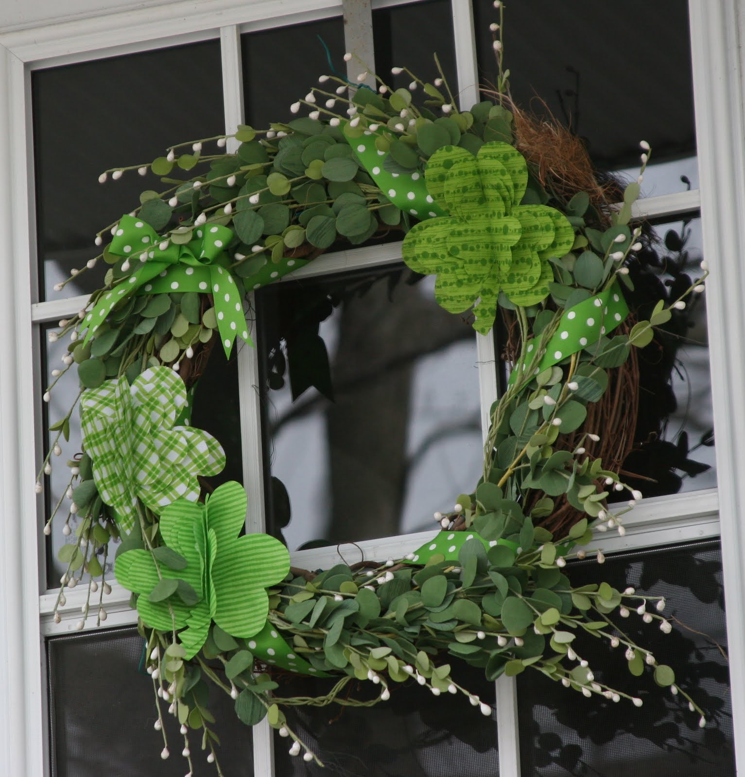 Punkie Pie's Place ...: Fabric Shamrocks {Tutorial}