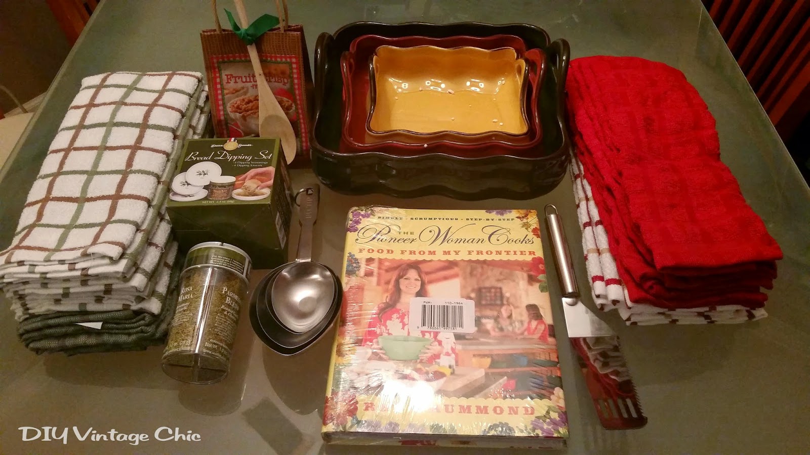 The Lakeside Collection Gift Basket