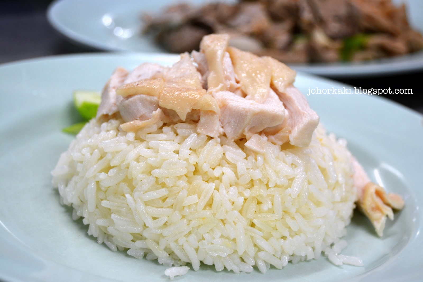 Go Ang Pink Shirt / Uniform Thai Chicken Rice in Pratunam Bangkok |Tony ...