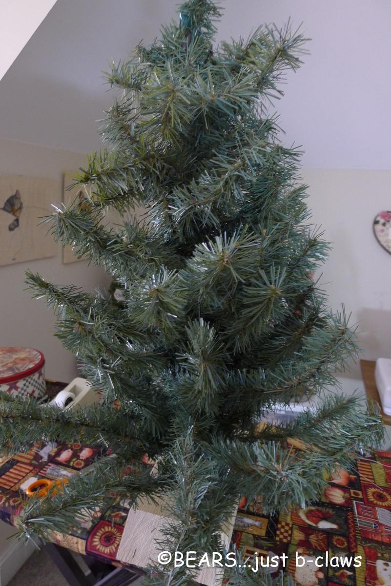 The Bear's Blog: THE CRAFTY CORNER