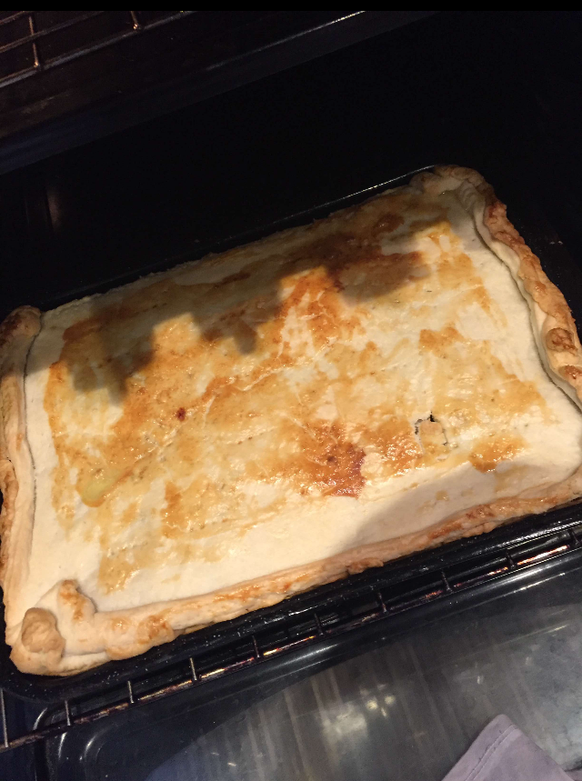 This Muslim Girl Bakes: Cream Cheese Chicken and Vegetable Pie.