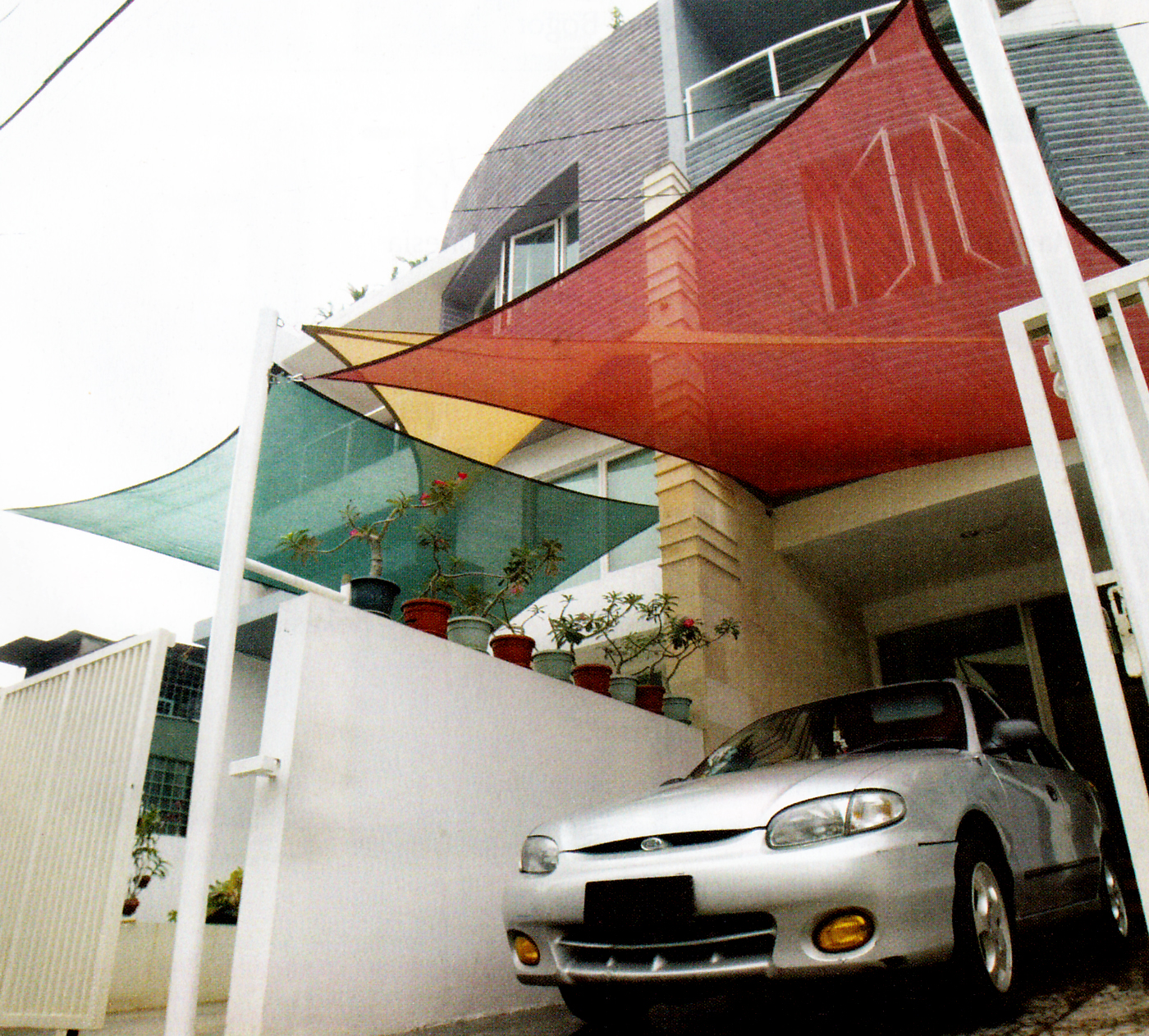 Desain Atap Carport Warna-warni (Shade Sail) | Rumah Idaman Kita