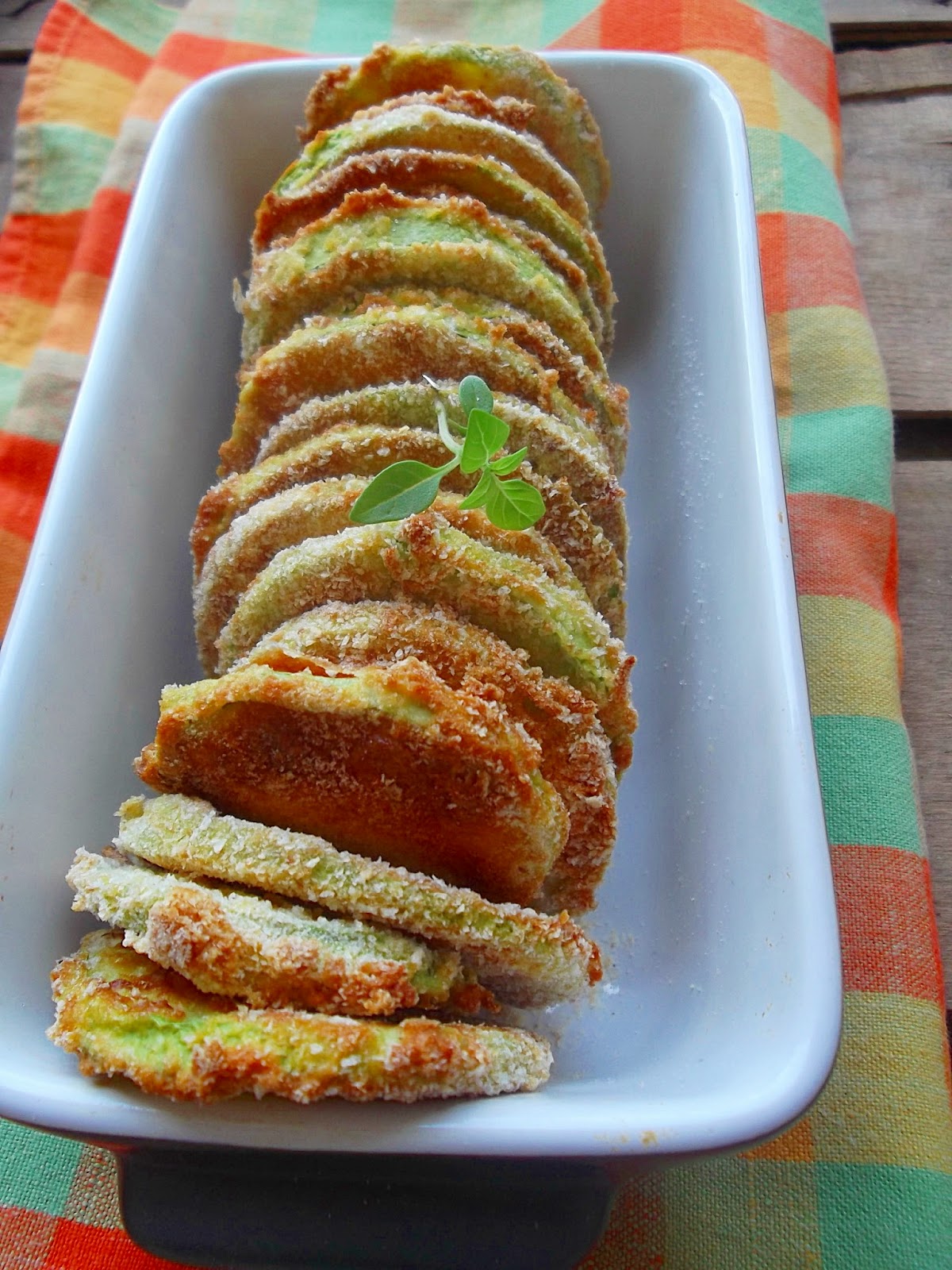 Astal Kuhinja Ravnice: Belo meso u sosu od šampinjona i pohovane ...