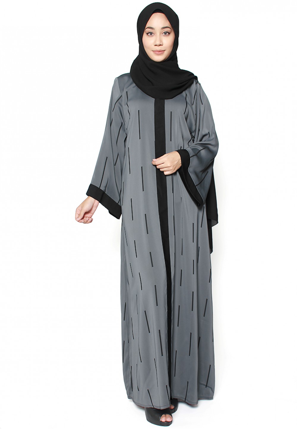 A Western Expat Notices Abaya Fashion Trends