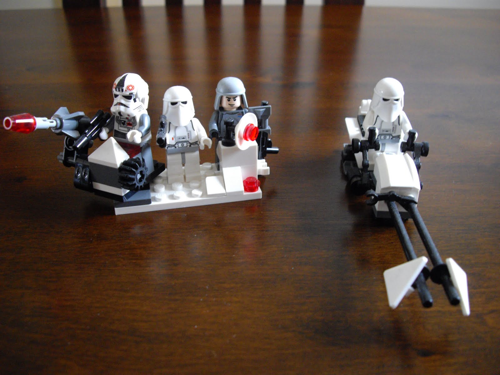 The Bright side of the force: Figurines LEGO : SnowTrooper Battle Pack