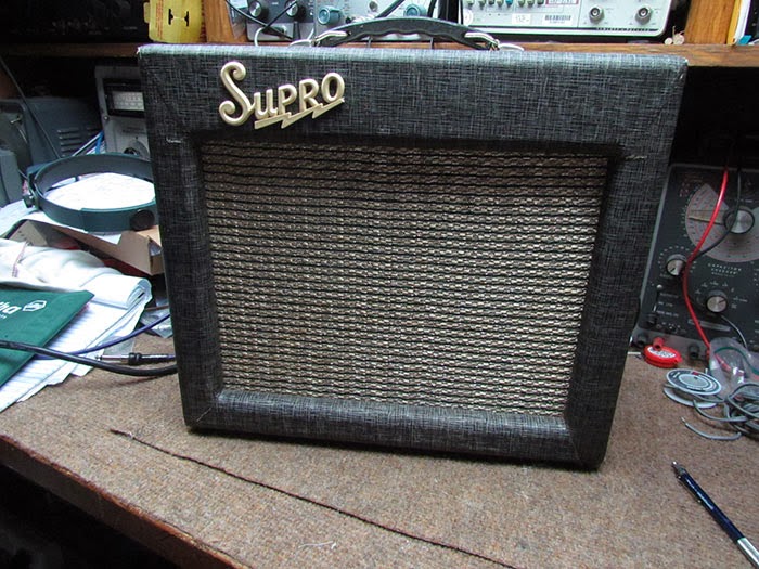 Supro 1616T Amp Completed Crawls Backward (When Alarmed)