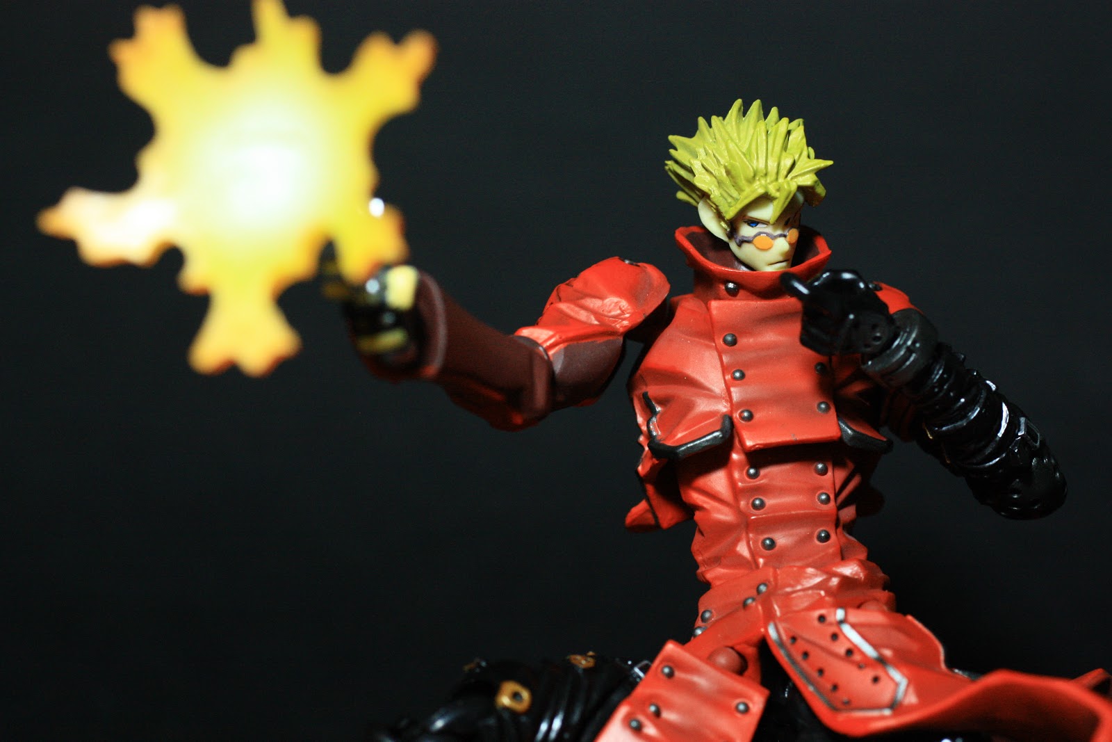 Firestarter's Blog: Toy Review: Revoltech Vash The Stampede