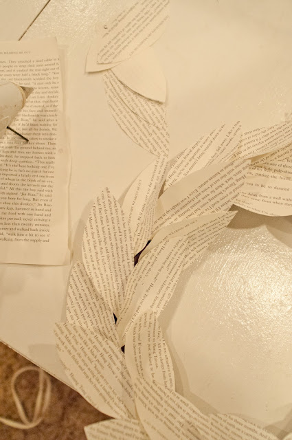 Domestic Fashionista: Book Page Wreath Tutorial