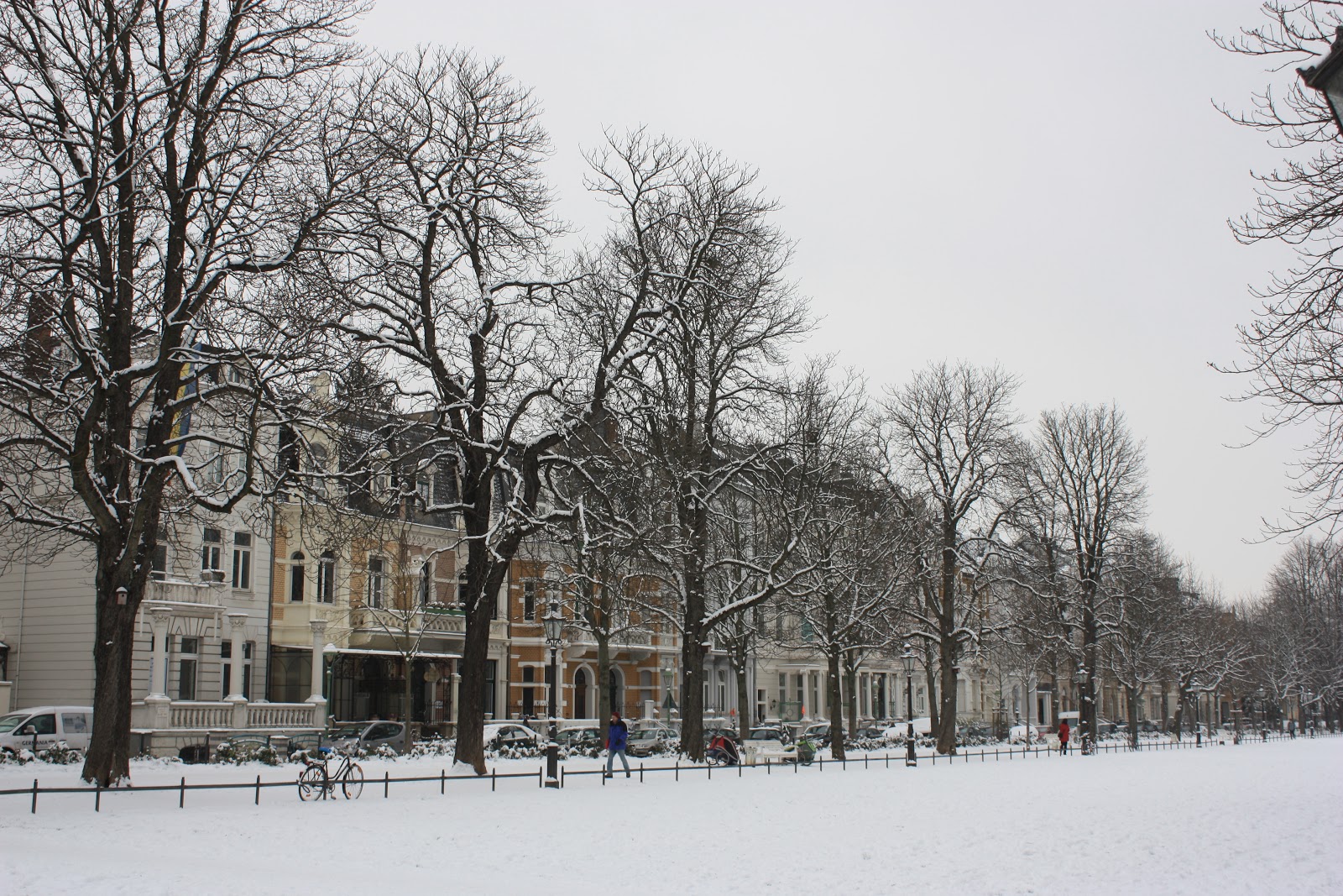 Bonn Under The Snow: Have A Great Weekend! - Café Society XXI