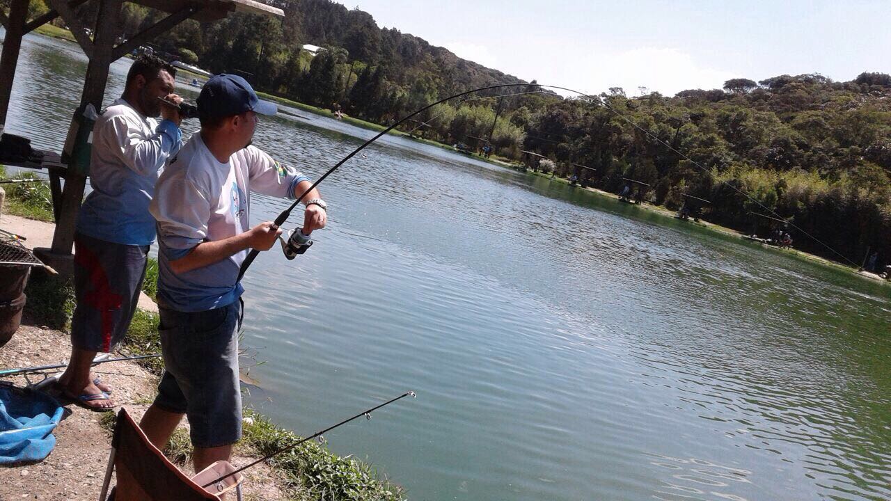 Nó de Pesca: Pescaria no Pesqueiro Sol - Capítulo 1