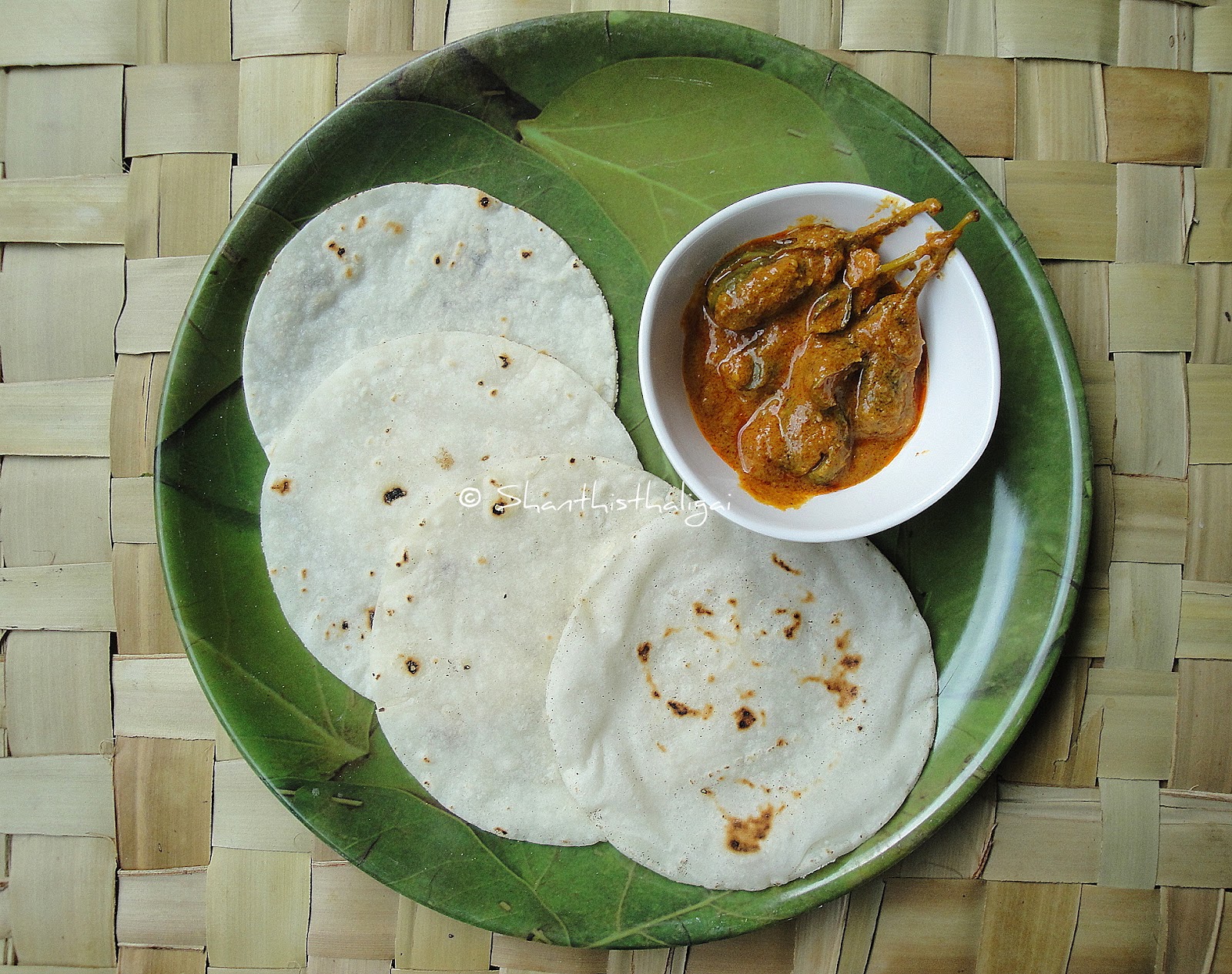 Shanthi Krishnakumar's cook book: AKKI ROTI (MALNAD STYLE) / SOFT RICE ...