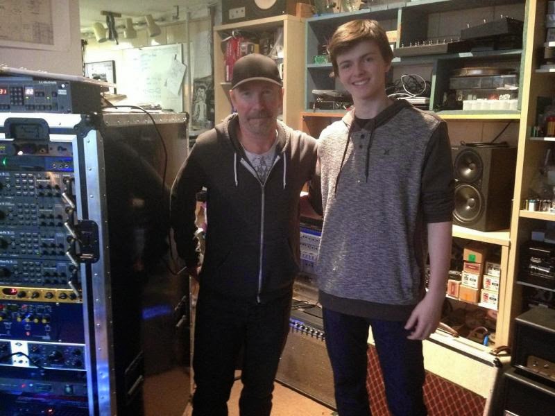 U2 Sombras e Árvores Altas - Blog: The Edge está fazendo um upgrade no ...