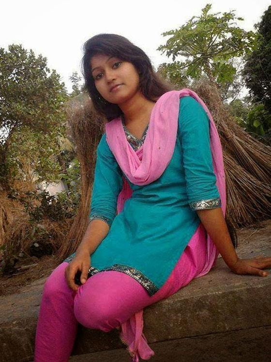 Desi Girls In Saree Real Bengali Village Sexy Girl Beauty Picture