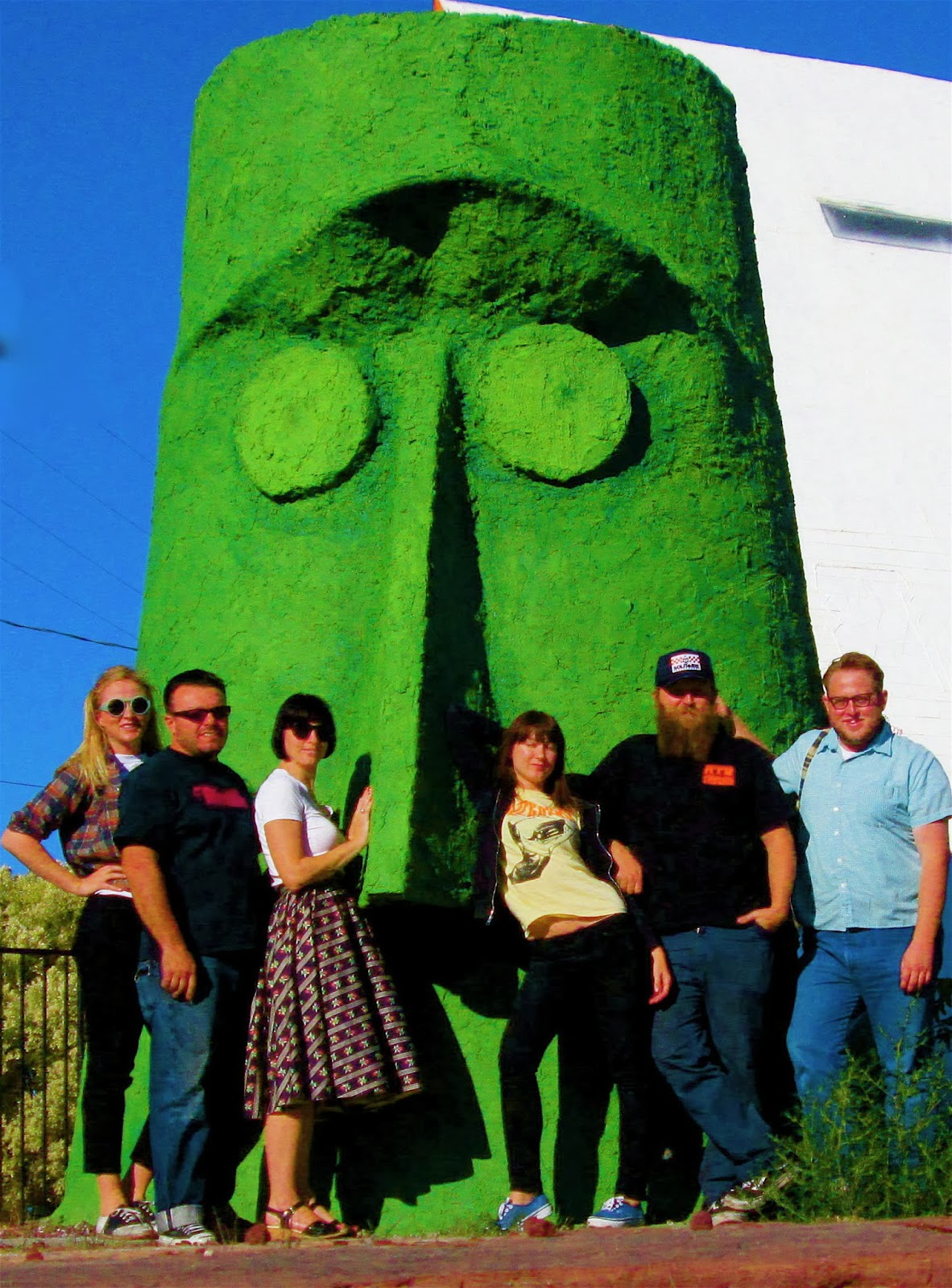 wacky tacky: Giganticus Headicus: Why the Long Face?