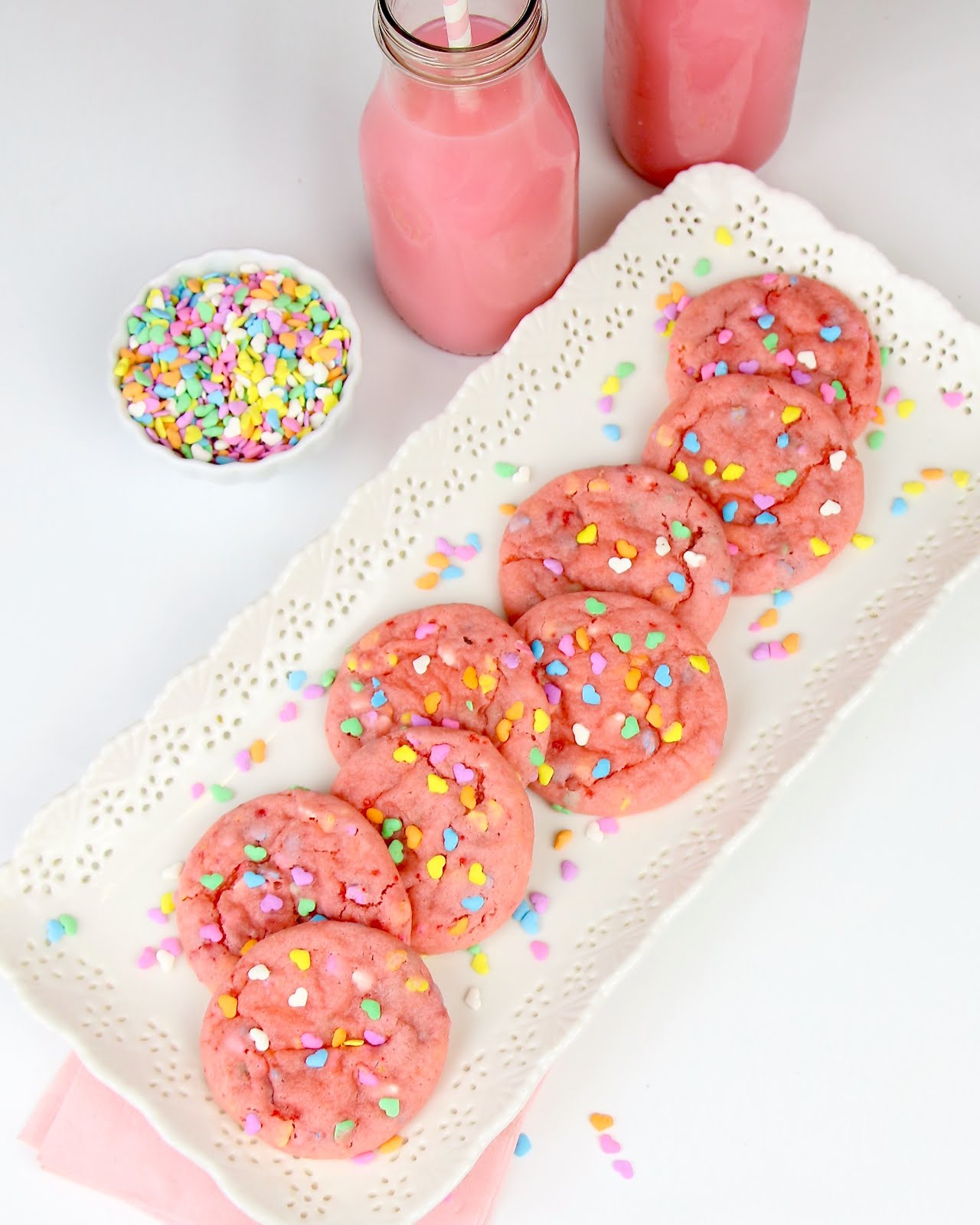 {VIDEO} Strawberry Confetti Cake Mix Cookies - The Lindsay Ann