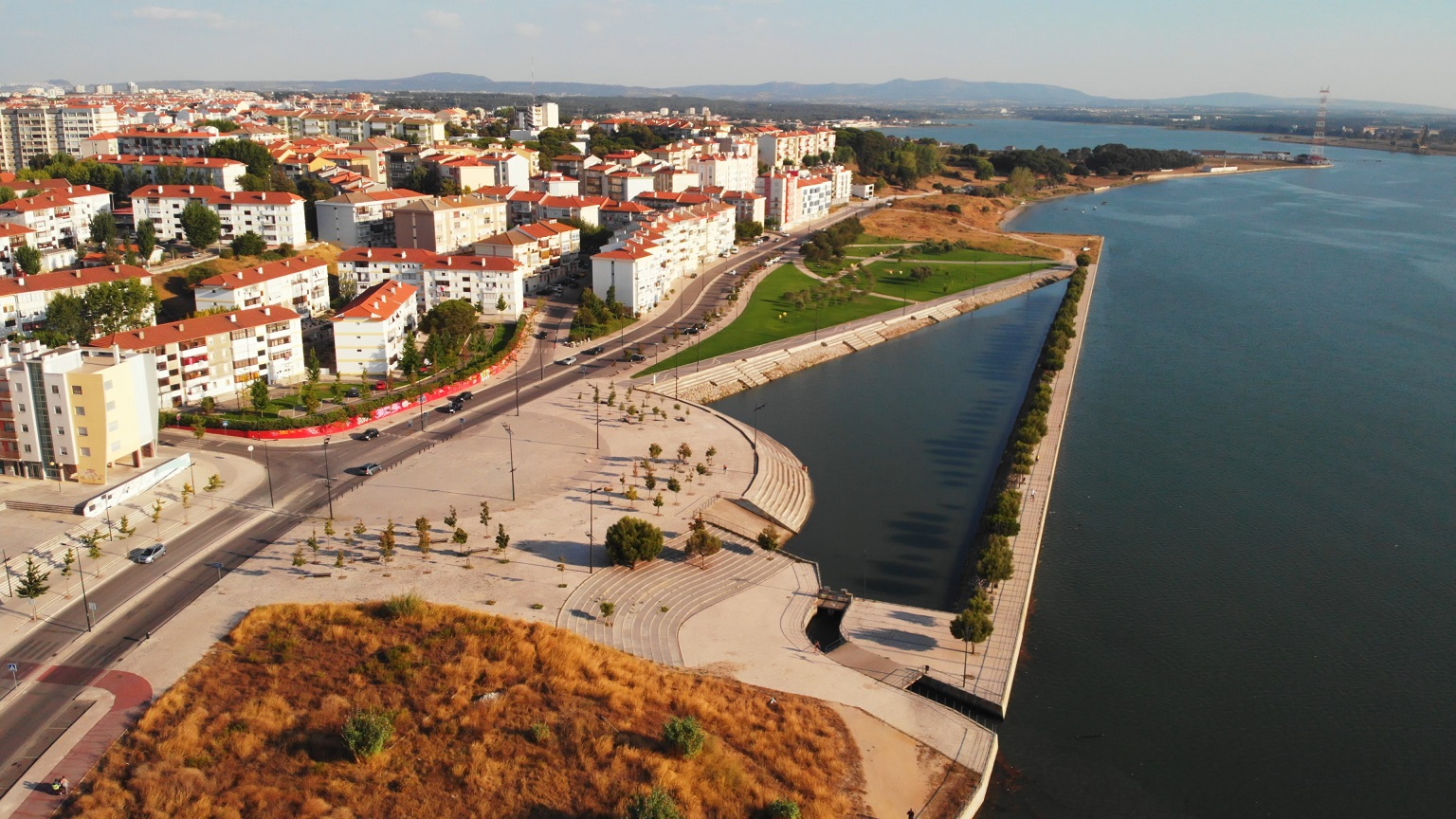 Barreiro aprova oito competências do Estado