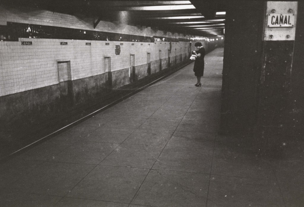 Candid Snapshots of New York City’s Subway Commuters in the 1940s ...
