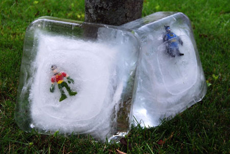 Khristelle: FREEZE TOYS IN ICE