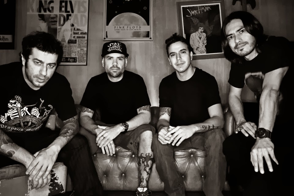 Lançamento: CPM22 publica gratuitamente trechos de seu DVD ao Vivo ...