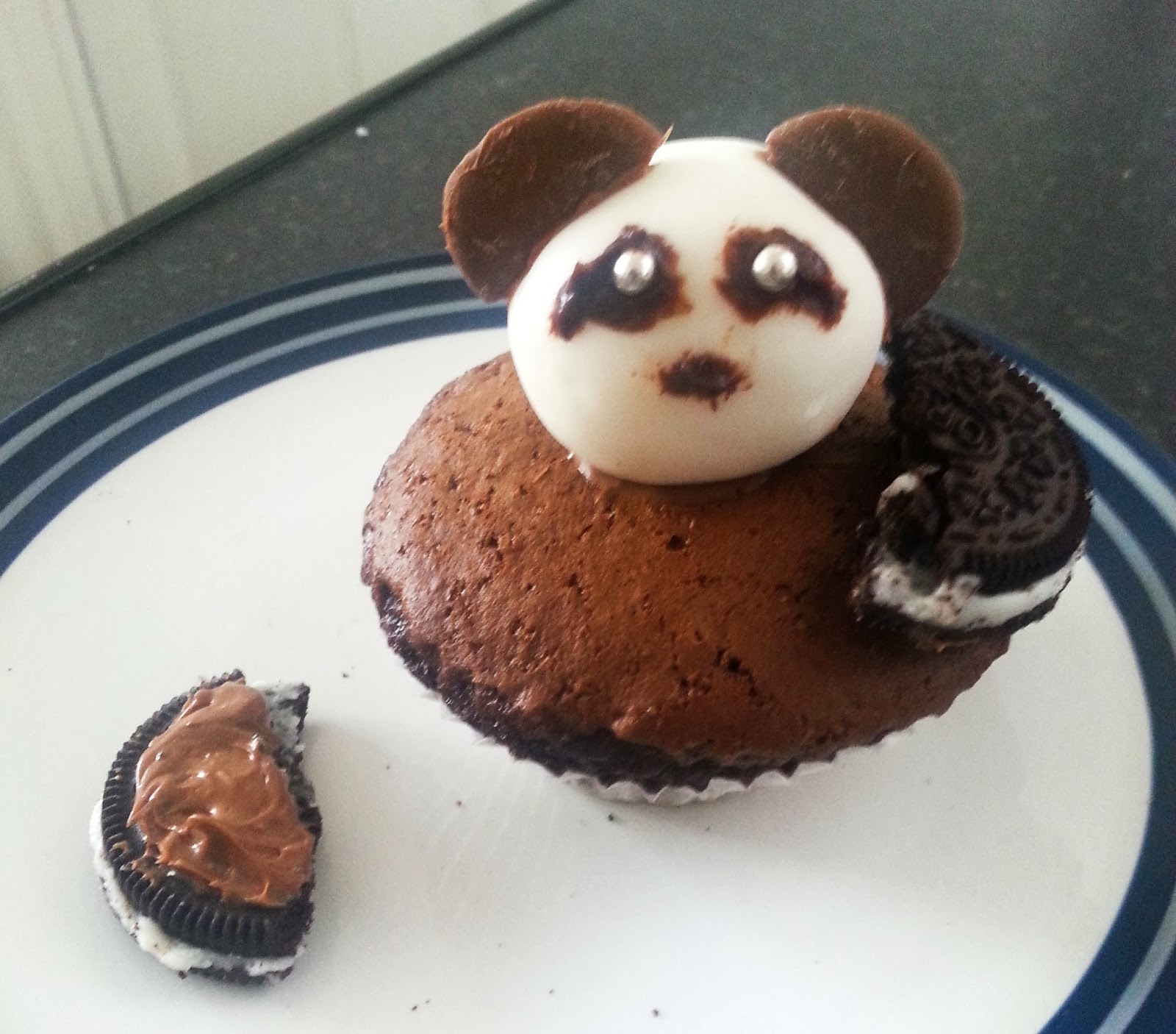 The New Noir: Food Art: Oreo Panda Cupcakes