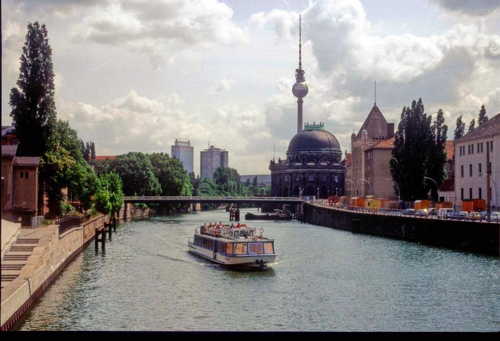 35 Photographs of Berlin in 1992 ~ Vintage Everyday