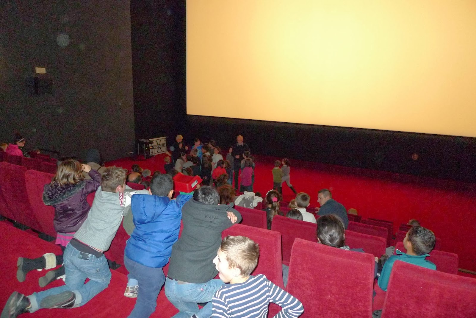 Cinégraphe: SUR LE CHEMIN DE L'ECOLE (bis)