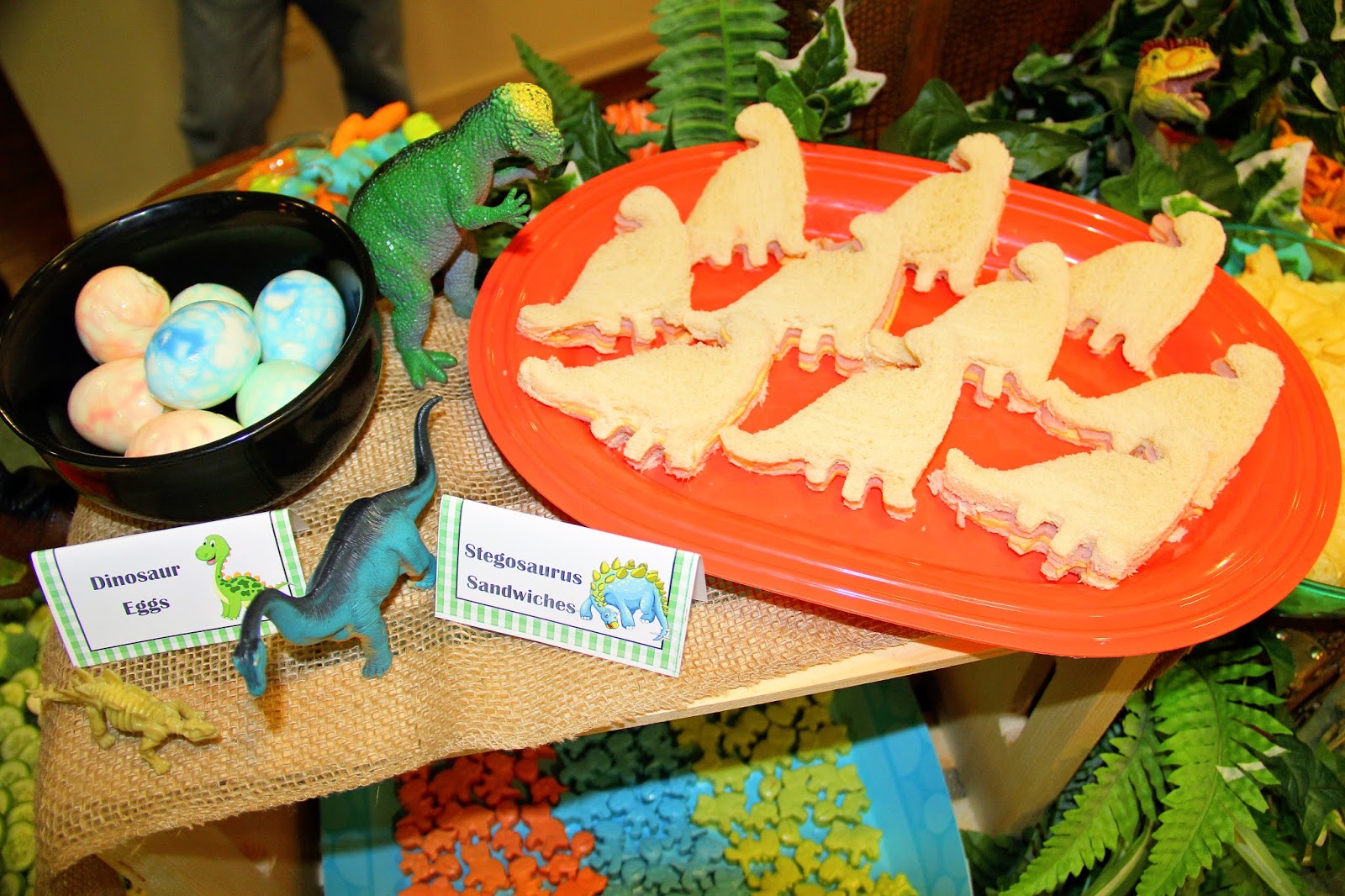 Southern Blue Celebrations: DINOSAUR PARTY......RAWR